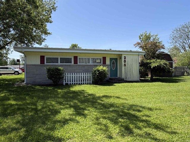 208 E Wilson St, Swayzee, IN 46986