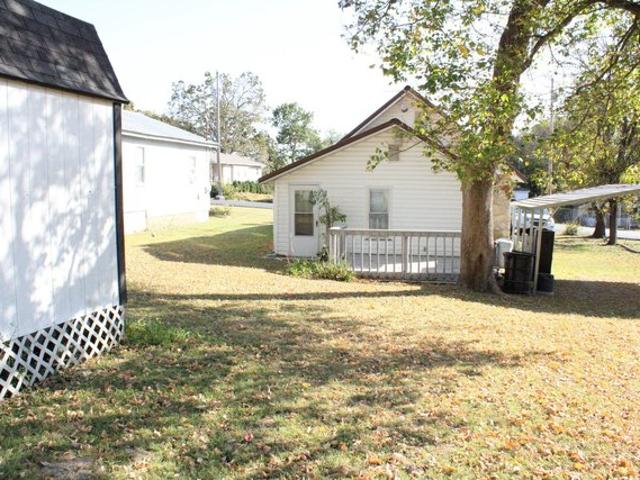208 E Ava Ave, Ava, MO 65608