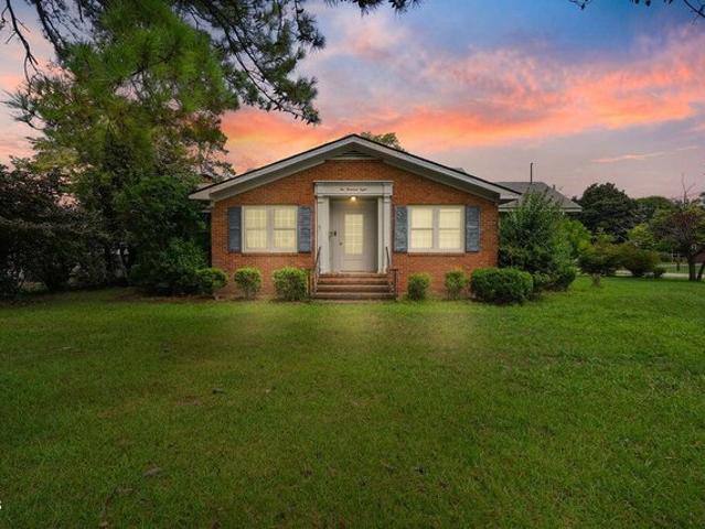 208 E C St, Erwin, NC 28339