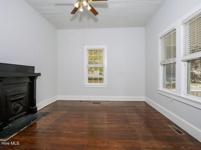 208 E Capitola Avenue