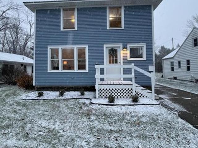 208 E Electric Ct, Sturgis, MI 49091