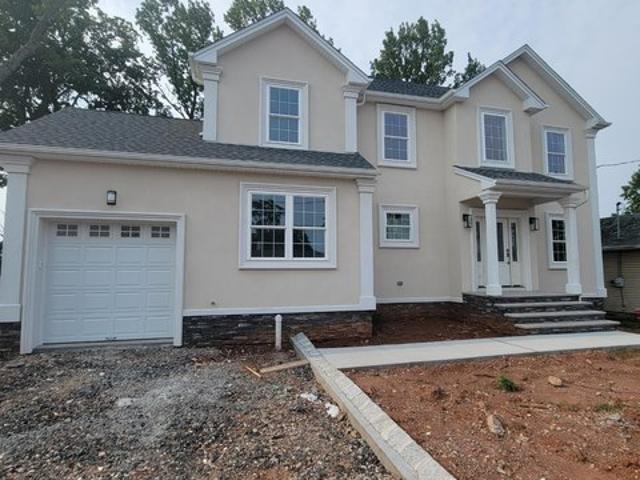 208 E James Pl, Iselin, NJ 08830