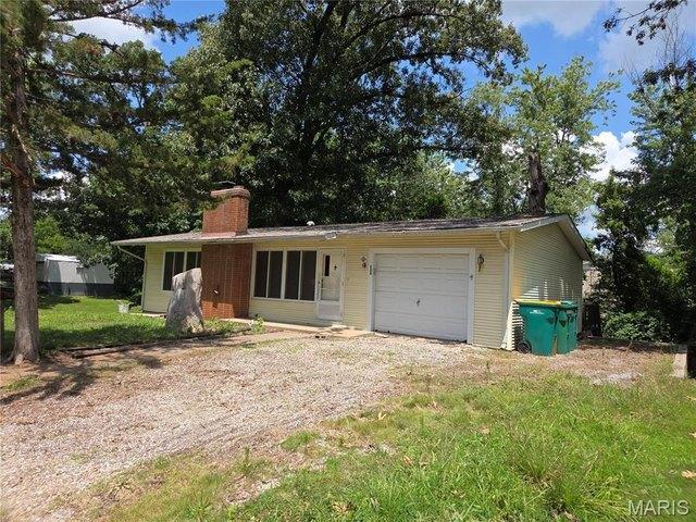 208 E Madison St, O'Fallon, IL 62269