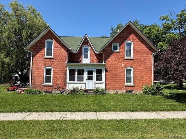 208 E Mill St, Capac Vlg, MI 48014