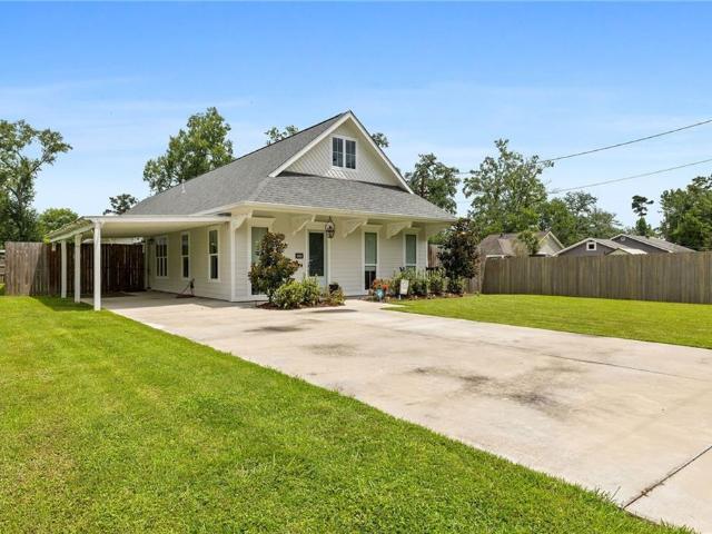 208 E Pecan Street