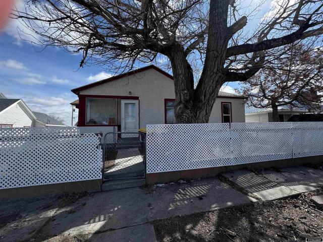208 E Pine St, Rawlins, WY 82301 | MLS #20241 | Compass