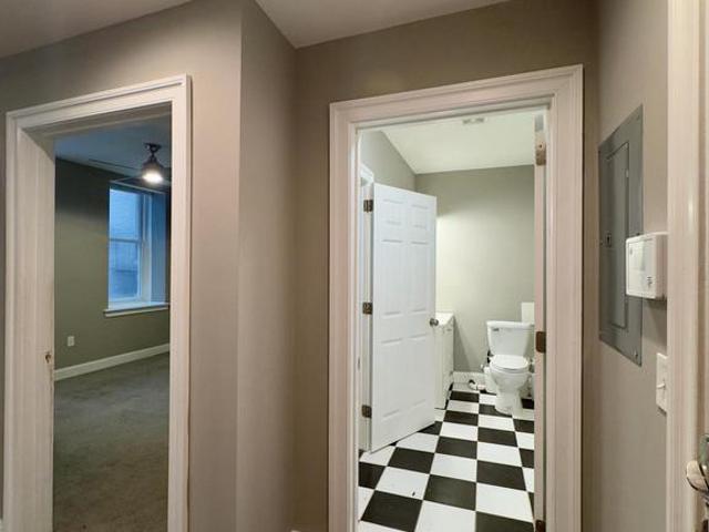 208 E Redwood Street # 4D