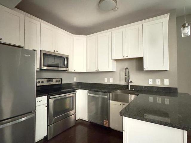 208 E Redwood Street # 2C