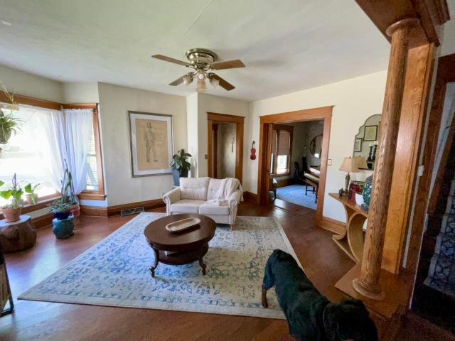 208 E Sherman Ave