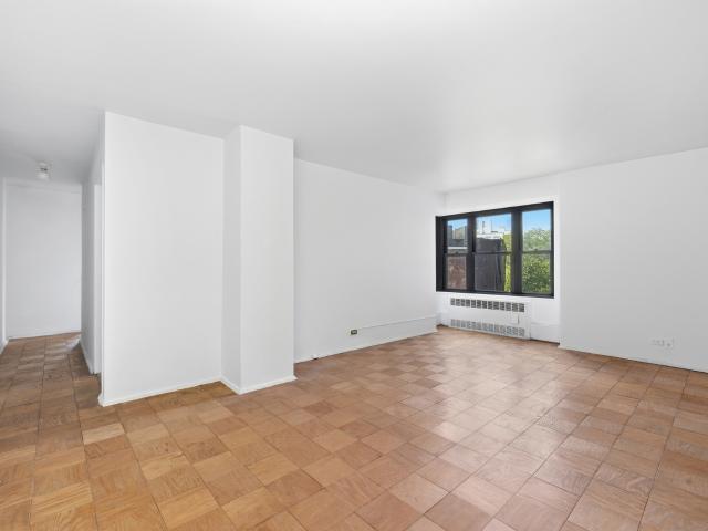 208 East Broadway, New York, NY