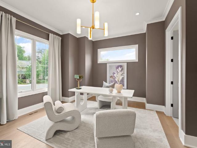 208 Elm Street SW