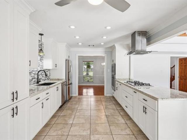 208 Evangeline Dr, Mandeville, LA 70471 | MLS #2568
