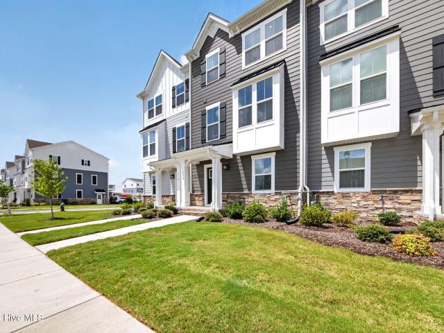 208 Fost Boulevard