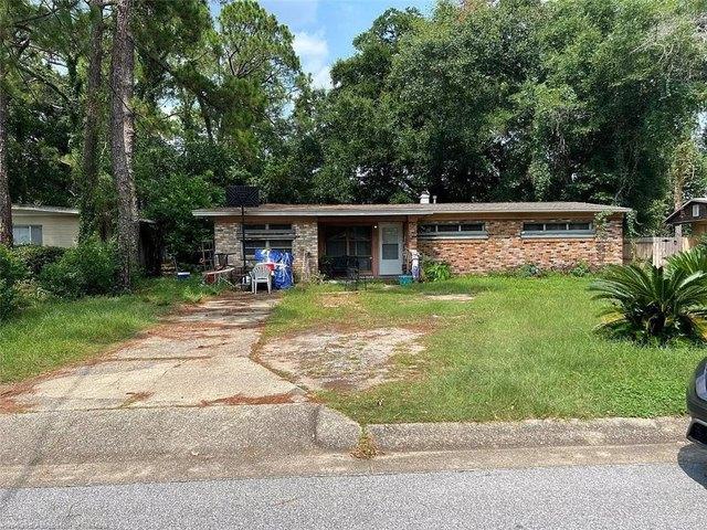 208 Fairfax Dr, Pensacola, FL 32503