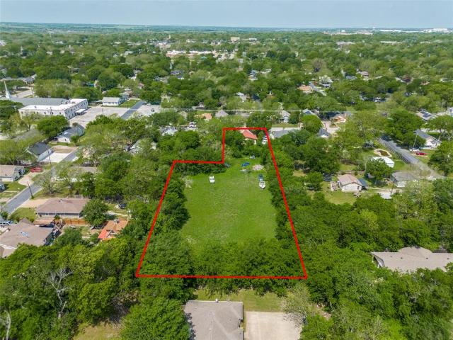 208 Farley St, Waxahachie, TX 75165 | MLS #21126 | Compass