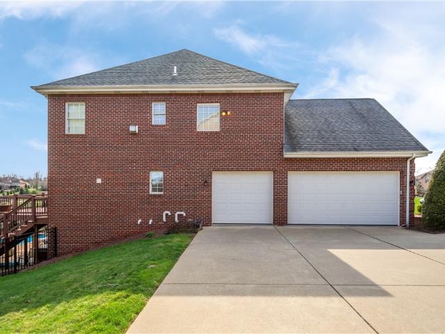 208 Farmington Drive