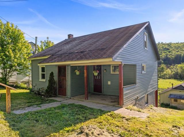 208 Horner Rd, Wilcox, PA 15870