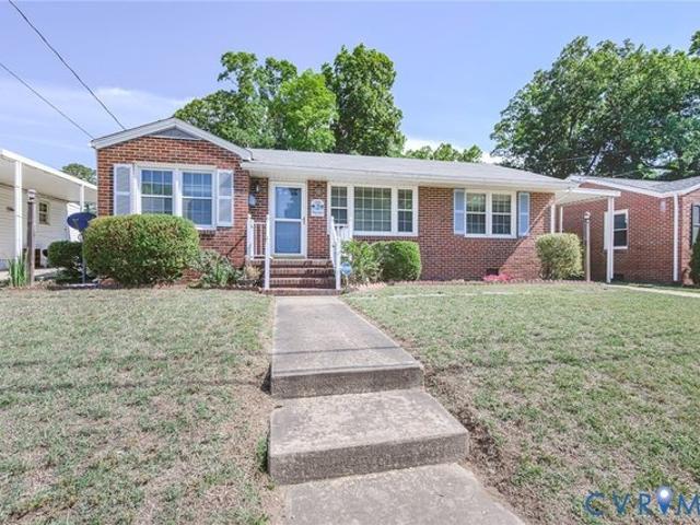 208 Hargrave Ave, Colonial Heights, VA 23834