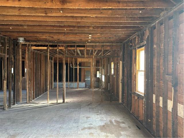 208 Harrington Ave, St. Joseph, MO 64504 | MLS #2602 | Compass
