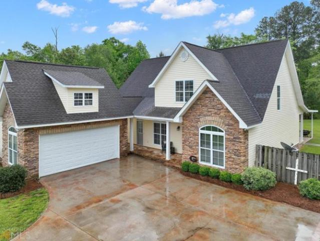 208 Hedge Row, Dublin, GA 31021