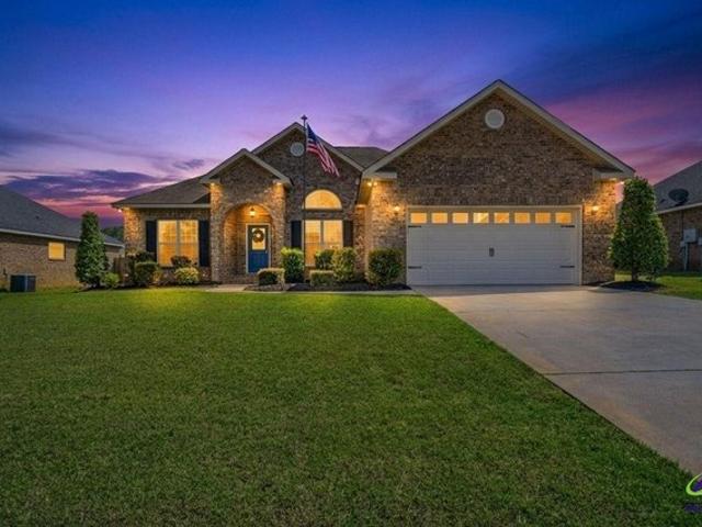208 Hunts Landing Dr, Kathleen, GA 31047