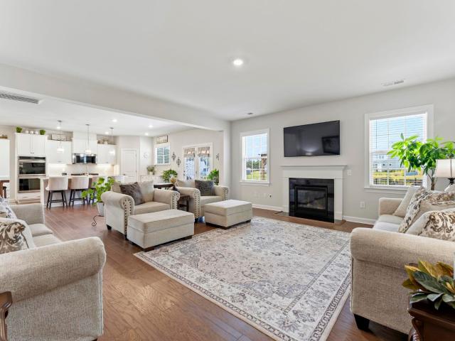 208 Isleview Place