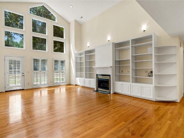 208 Oak Hollow Court