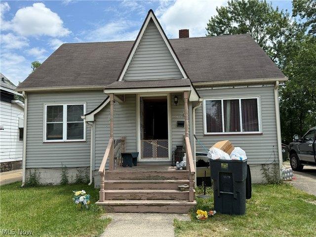 208 Oregon Ave NW, Warren, OH 44485