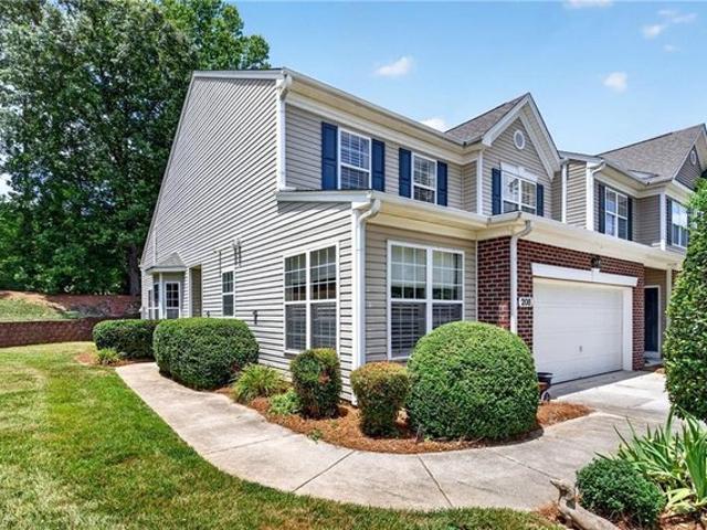 208 Lady Slipper Ln, Jamestown, NC 27282