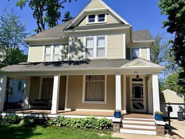 208 Lake Ave, Storm Lake, IA 50588