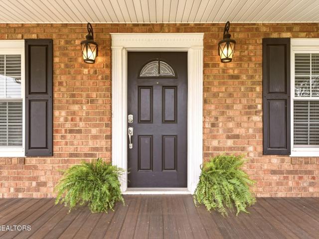 208 Lakeview Lane