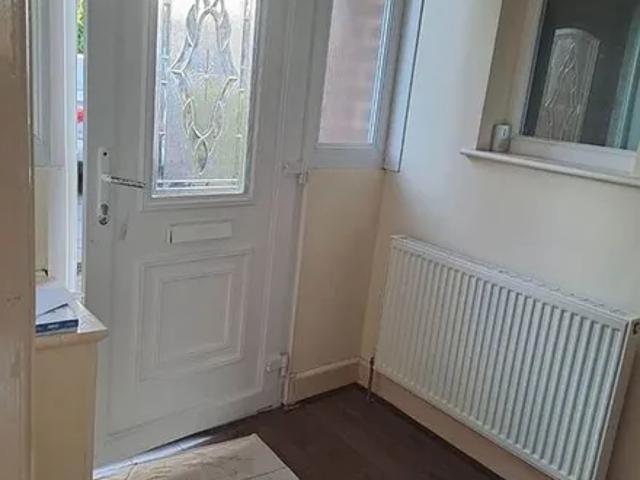208 Lyndon Road, Ulverley Green, B92 7QQ, United Kingdom | 3 bed duplex for rent #168096643 | Rentberry