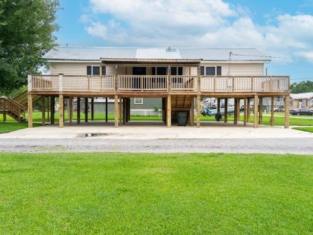 208 Lynn St, Chauvin, LA 70344