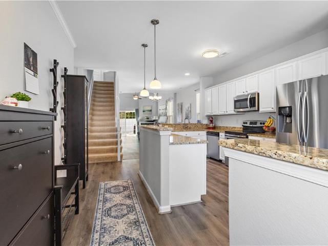 208 Monticello CT