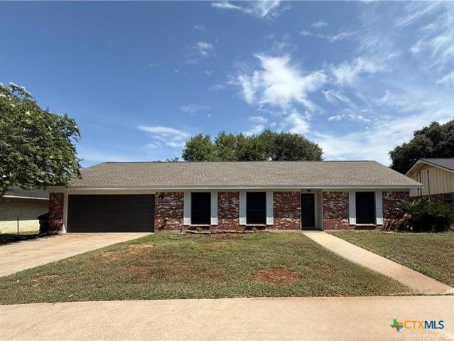 208 Mossy Oaks Ln, Victoria, TX 77904