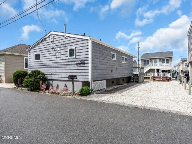 208 Mallard Lane