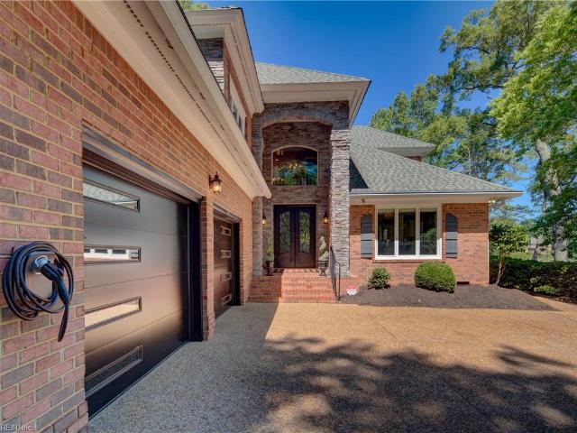 208 Mariners CIR