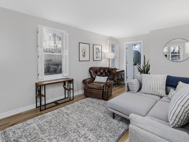 208 Marlborough Street 4
