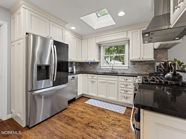 208 Martin Pl, Middletown, NJ 07748