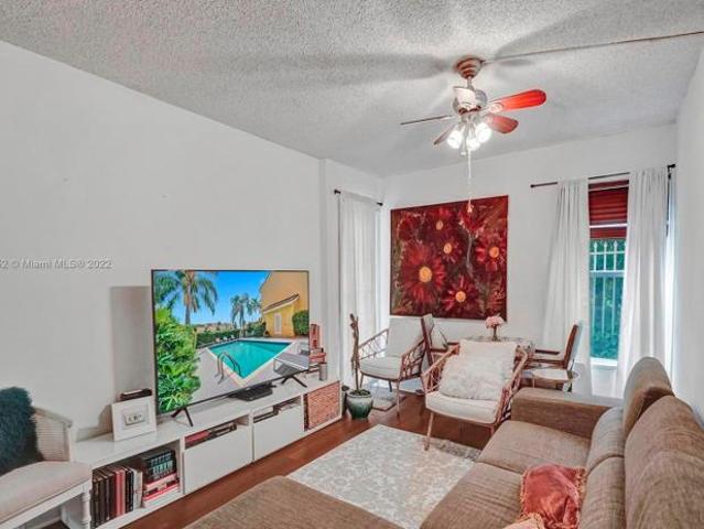 208 Meridian Ave #3 Miami Beach, FL 33139