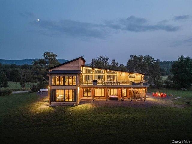 208 Mill St, Windham, NY 12496