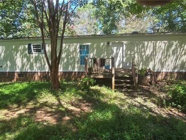 208 Murdock Dr, North Wilkesboro, NC 28659