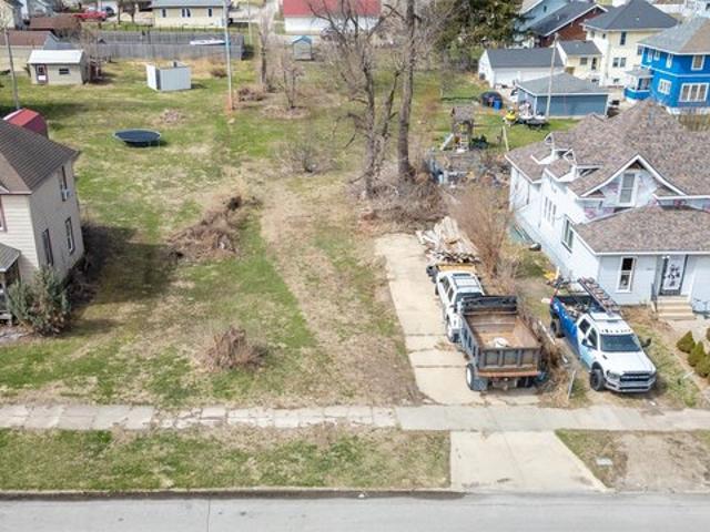 208 N 6th St, Marshalltown, IA 50158