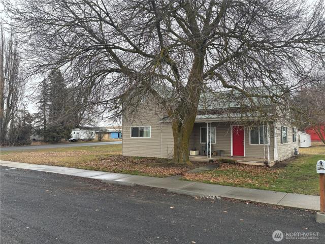 208 N 3rd
