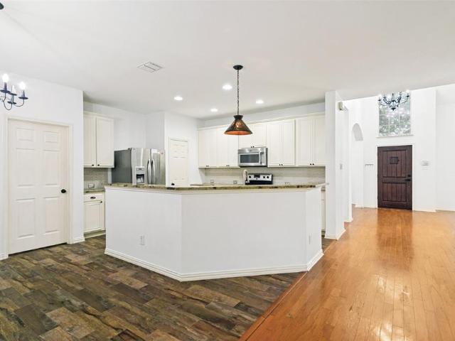 208 N Arbor Ridge Drive