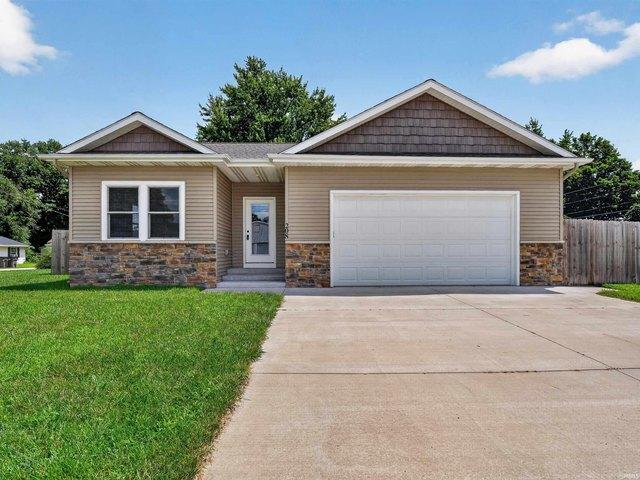 208 N Ecker Ave, Bourbon, IN 46504