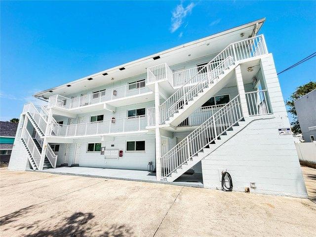 208 N Halifax Ave, Daytona Beach, FL 32118