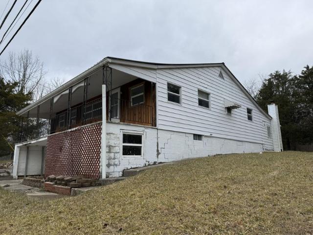208 N Lakeshore Drive