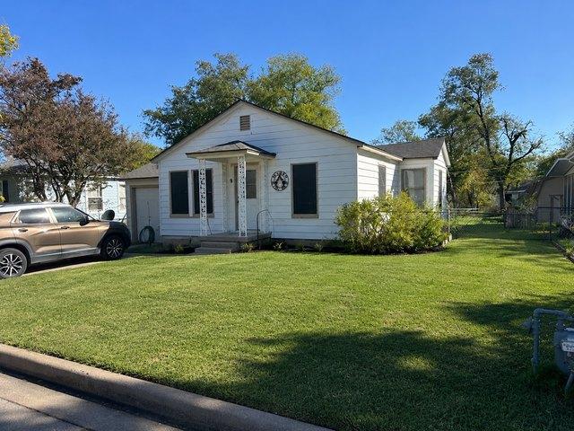 208 N Las Vegas Trl, White Settlement, TX 76108