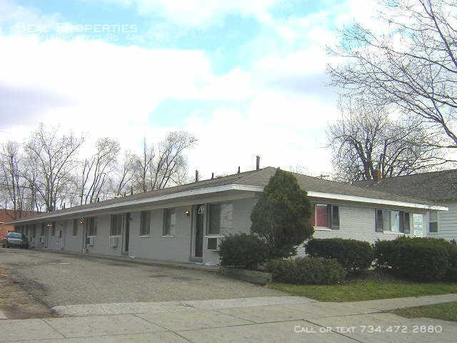 208 N. Prospect Rd. Apt 2 beds, 1 full bath